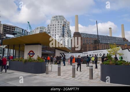 Battersea Power Station Underground Station - Northern Line tube ...