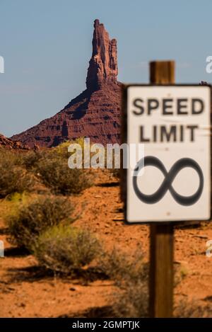 Road to the Monument Valley. Speed limit 65 sign by the roadside ...