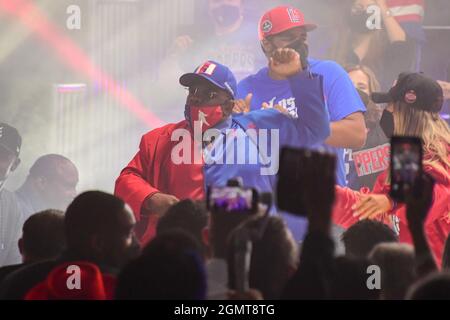 Los Angeles Clippers superfan Clipper Darrell during a groundbreaking ...