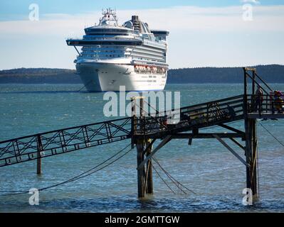 Cruise liner Caribbean Princess Stock Photo - Alamy