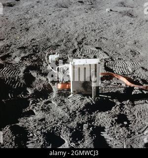 (5 Feb. 1971) --- A close-up view of the passive seismic experiment ...