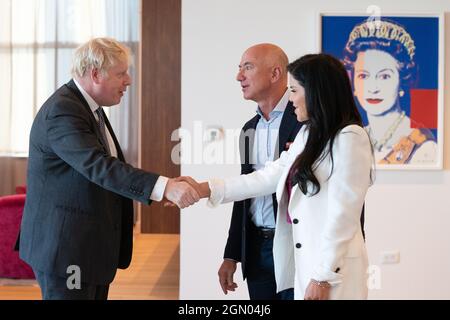 Jeff Bezos and Lauren Sanchez during the 60th Presidential Inauguration ...