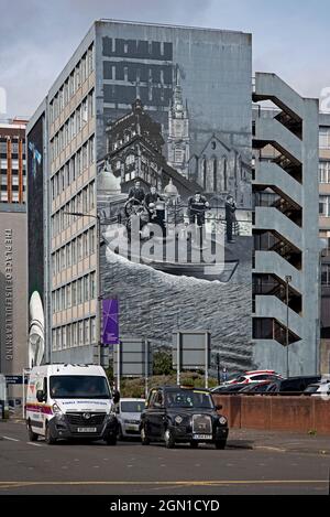 Mural on the Graham Hills Building of Strathclyde University Glasgow ...