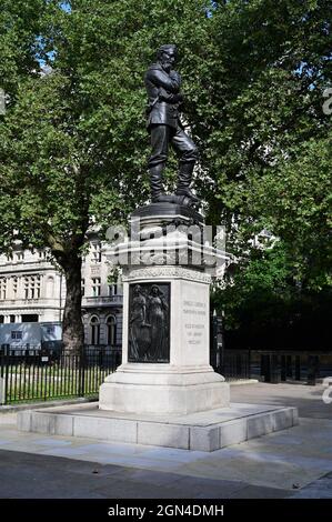 London - General Gordon's Statue Stock Photo - Alamy