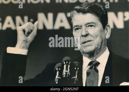 US President Ronald Reagan, 1989 Stock Photo - Alamy