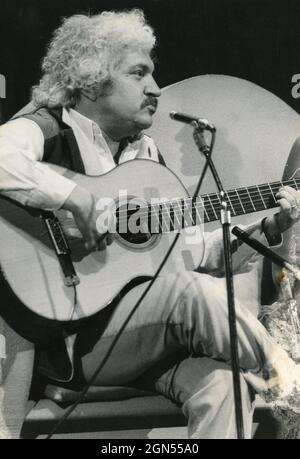 Bruno Lauzi was an Italian singer-songwriter known for his ...