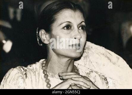 Italian ballet dancer Carla Fracci poses as she attends the ...