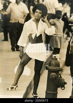 American singer and actress Lola Falana, 1970s Stock Photo - Alamy