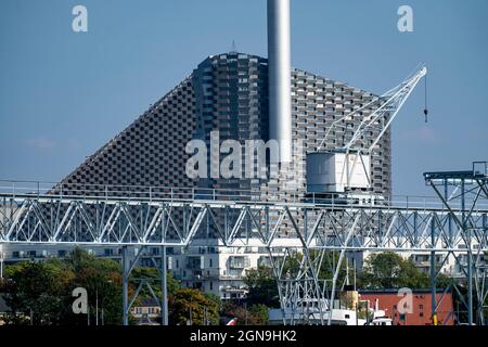 CopenHill, waste incineration plant and artificial ski slope, Ski lift, skiing with a view of ...