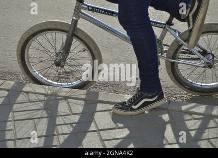 Kovrov, Russia. 9 April 2017. Teen on BMX bike near the shopping center Rus Stock Photo - Alamy