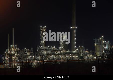 BP refinery crude oil storage tanks, with the Enecogen gas-fired power ...