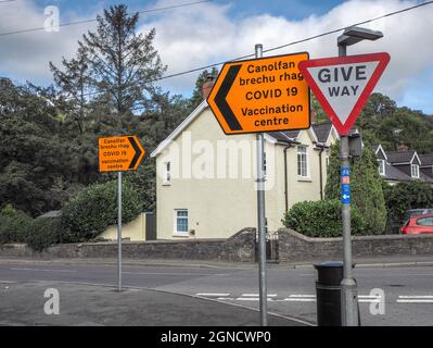 Confusing COVID signage Stock Photo - Alamy