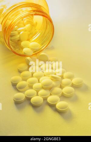 25 microgram tablets of cholecalciferol or vitamin D3 Stock Photo - Alamy