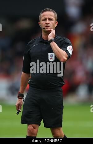 referee David Webb during the Sky Bet Championship match Sheffield ...