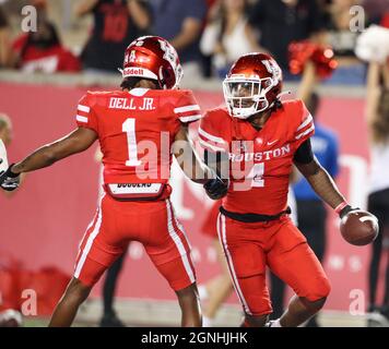 Houston wide receiver Nathaniel Dell (1) in action during the first ...