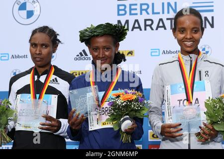 09/26/2021, Berlin, Germany. Hiwot Gebrekidan at the finish. Ethiopian ...