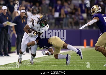 Washington defensive back Kyler Gordon (2) in action against Oregon ...