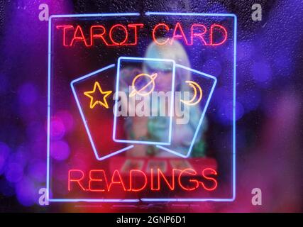 Tarot Cards Readings Neon Sign Stock Photo - Alamy