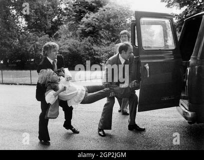 THE SQUEEZE, from left: Carol White, David Hemmings, 1977 Stock Photo ...
