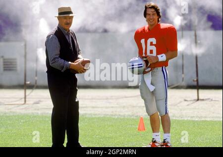 THE REPLACEMENTS, from left: Gene Hackman, Keanu Reeves, 2000. ph ...
