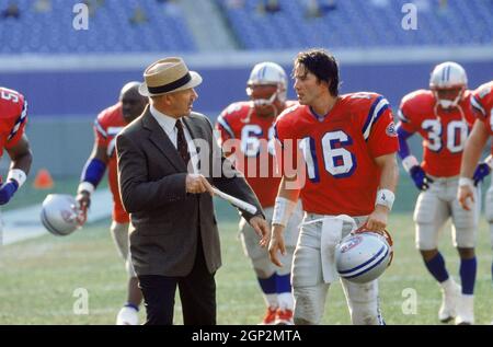 THE REPLACEMENTS, from left: Gene Hackman, Keanu Reeves, 2000. ph ...