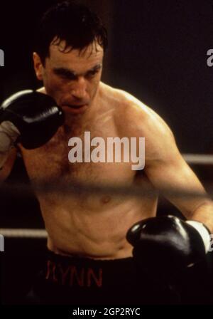 THE BOXER (1997) DANIEL DAY-LEWIS, EMILY WATSON BXER 049 Stock Photo ...