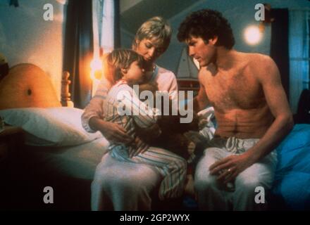 DANNY PINTAURO, DEE WALLACE, DANIEL HUGH KELLY, CUJO, 1983 Stock Photo - Alamy