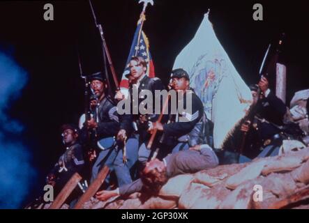 GLORY, from left: Andre Braugher, Denzel Washington, Jihmi Kennedy ...