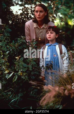 MATILDA (1996) MARA WILSON, EMBETH DAVIDTZV MATI 099 Stock Photo - Alamy