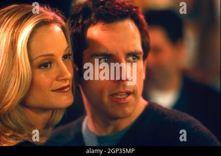 MEET THE PARENTS (2000) TERI POLO, ROBERT DE NIRO MEET 007FOH Stock ...