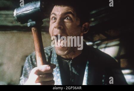 MOUSEHUNT, 1997. ©DreamWorks / Courtesy Everett Collection Stock Photo ...