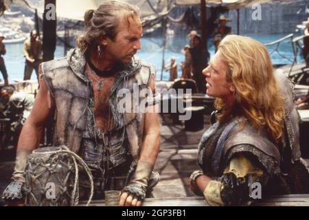 WATERWORLD, from left: Kevin Costner, Jeanne Tripplehorn, 1995. ph ...