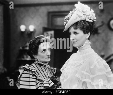 CAVALCADE, from left: Diana Wynyard, Irene Browne, Clive Brook, 1933 ...