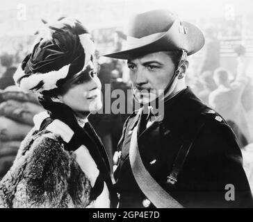 CAVALCADE, from left: Diana Wynyard, Irene Browne, Clive Brook, 1933 ...