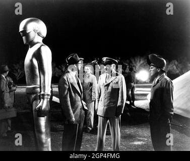 THE DAY THE EARTH STOOD STILL, Lock Martin, on-set, 1951. TM ...