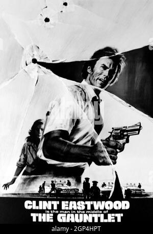 THE GAUNTLET, from left, Clint Eastwood, Sondra Locke, 1977, ©Warner ...