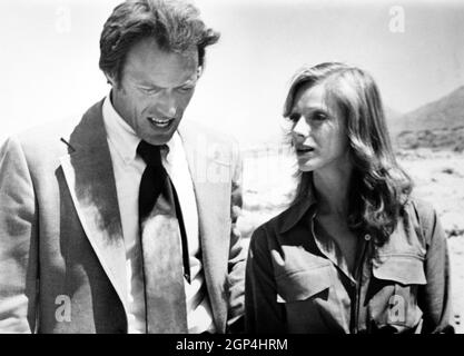 clint eastwood, sondra locke, the gauntlet, 1977 Stock Photo - Alamy