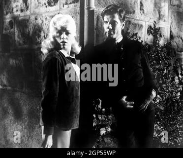 THE UNHOLY WIFE, from left, Diana Dors, Arthur Franz, 1957 Stock Photo ...