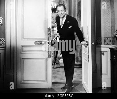 THE YELLOW ROLLS-ROYCE, Rex Harrison, 1964 Stock Photo - Alamy