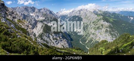 View into the Reintal valley and of the peaks of the Wetterstein ...