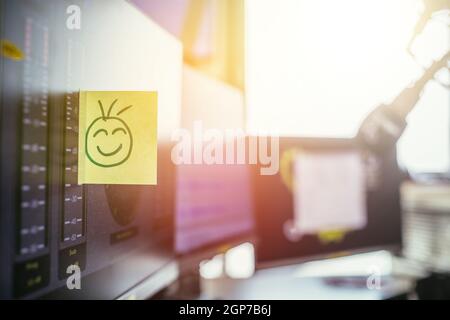 Feedback and motivation concept: Smiley Illustration at the working ...