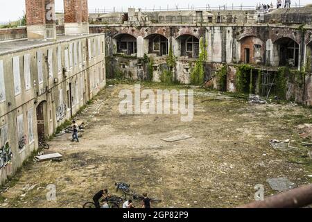 Fort Gilkicker at the East end of Stokes Bay, Gosport, Hampshire Stock ...