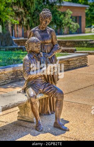 Statue of James and Dolly Madison at the Visitor Center of Montpelier ...