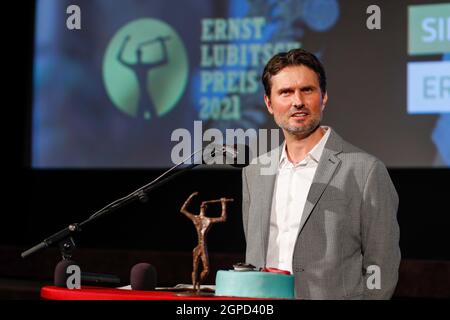 Berlin, Germany. 28th Sep, 2021. Mario Adorf (l) presents the Ernst ...