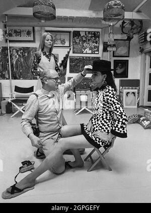 KARY H LASCH Swedish-Czech photographer known for his girl pictures in ...