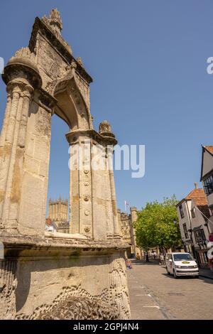 The fountain and market square Wells Somerset Stock Photo - Alamy