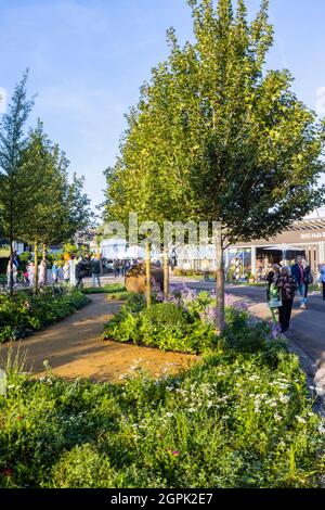 Garden Exhibit at Chelsea Flower Show Stock Photo - Alamy