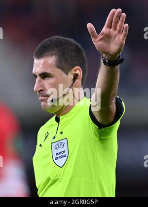 Referee Rade Obrenovic Stock Photo - Alamy