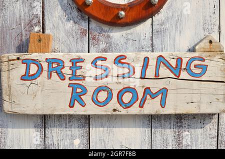 Dressing cabin on the beach. Beach-style changing room Stock Photo - Alamy