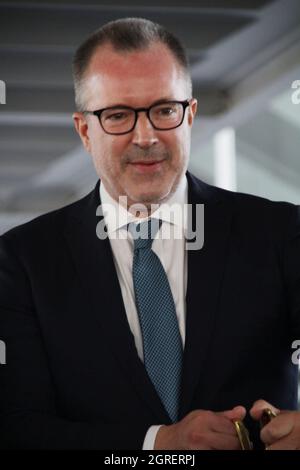 Bill Kramer ribbon cutting at dedication ceremony for the Academy ...